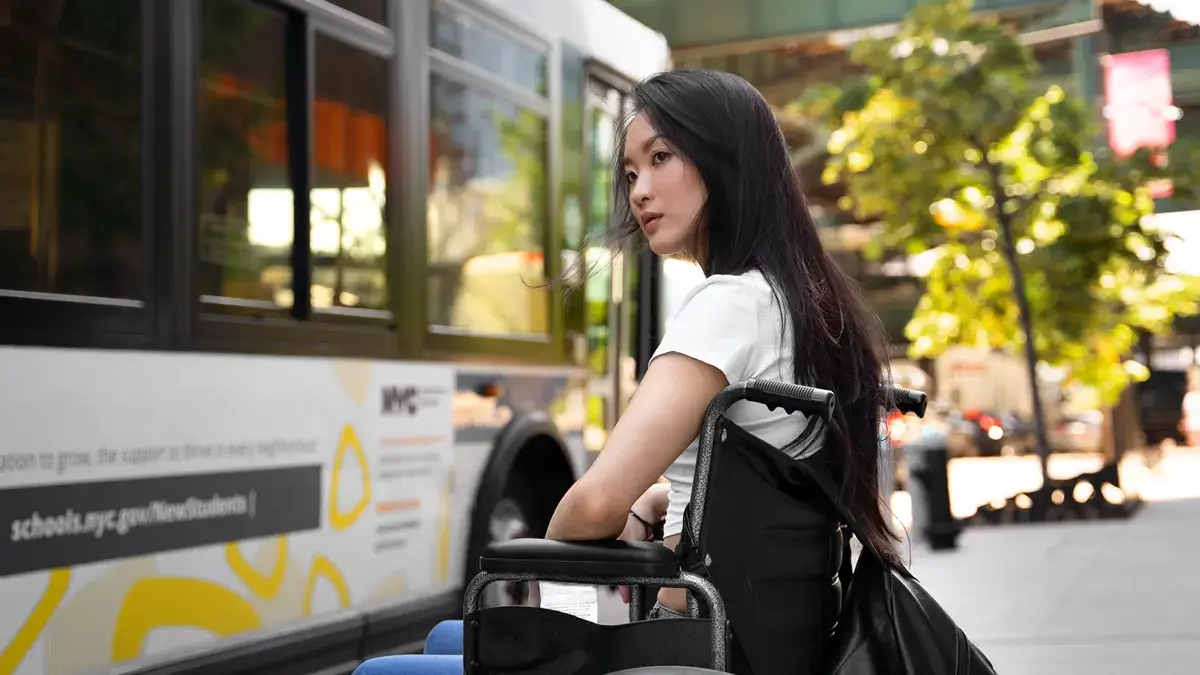 Titulares del CUD pueden sacar pasajes gratis en micros por Internet